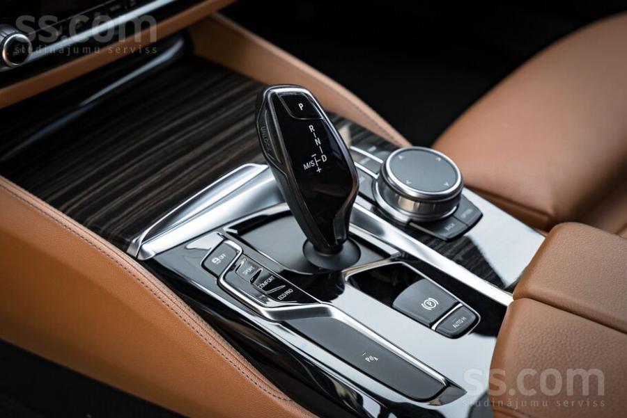 Zils BMW 530 2018 Rīga, ar dzinēja tilpumu 3.00 L un nobraukumu 244 tūkst. km par 19995 €, foto 24 vietnē AUTOMOTO.COM.LV