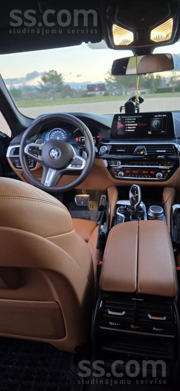 Blue BMW 530 2018 in Riga, with an engine capacity of 3.00 L and mileage of 0 thousand km for 22300 €, photo 9 on AUTOMOTO.COM.LV