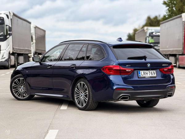 Blue BMW 530 2018 in Siauliai, with an engine capacity of 2.99 L and mileage of 291 thousand km for 16300 €, photo 5 on AUTOMOTO.COM.LV