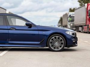 Blue BMW 530 2018 in Siauliai, with an engine capacity of 2.99 L and mileage of 291 thousand km for 16300 €, photo 11 on AUTOMOTO.COM.LV