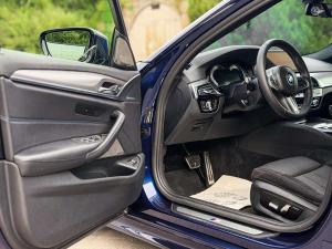 Blue BMW 530 2018 in Siauliai, with an engine capacity of 2.99 L and mileage of 291 thousand km for 16300 €, photo 16 on AUTOMOTO.COM.LV