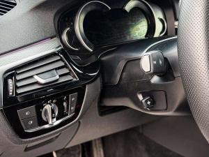 Blue BMW 530 2018 in Siauliai, with an engine capacity of 2.99 L and mileage of 291 thousand km for 16300 €, photo 19 on AUTOMOTO.COM.LV