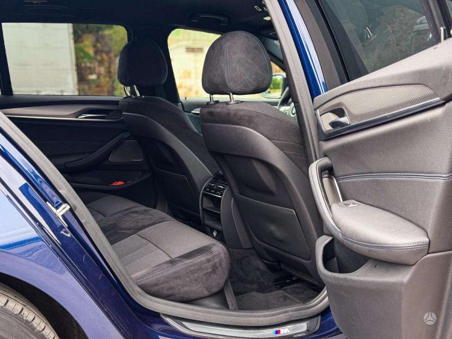 Blue BMW 530 2018 in Siauliai, with an engine capacity of 2.99 L and mileage of 291 thousand km for 16300 €, photo 23 on AUTOMOTO.COM.LV