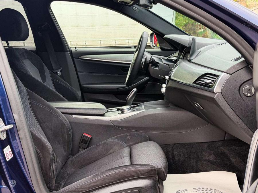 Blue BMW 530 2018 in Siauliai, with an engine capacity of 2.99 L and mileage of 291 thousand km for 16300 €, photo 24 on AUTOMOTO.COM.LV