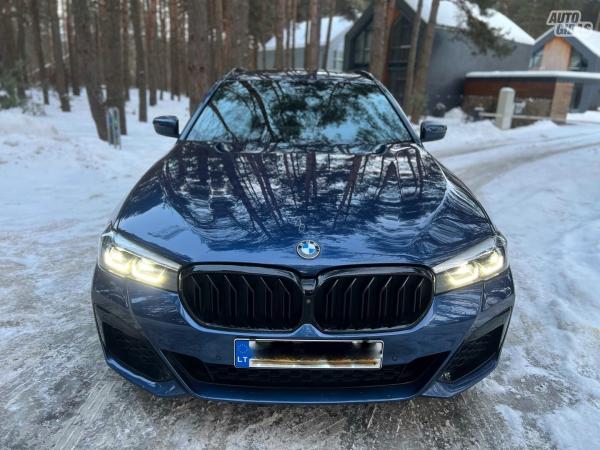 Blue BMW 530 2020 in Vilnius, with an engine capacity of 3.00 L and mileage of 228 thousand km for 28499 €, photo 3 on AUTOMOTO.COM.LV