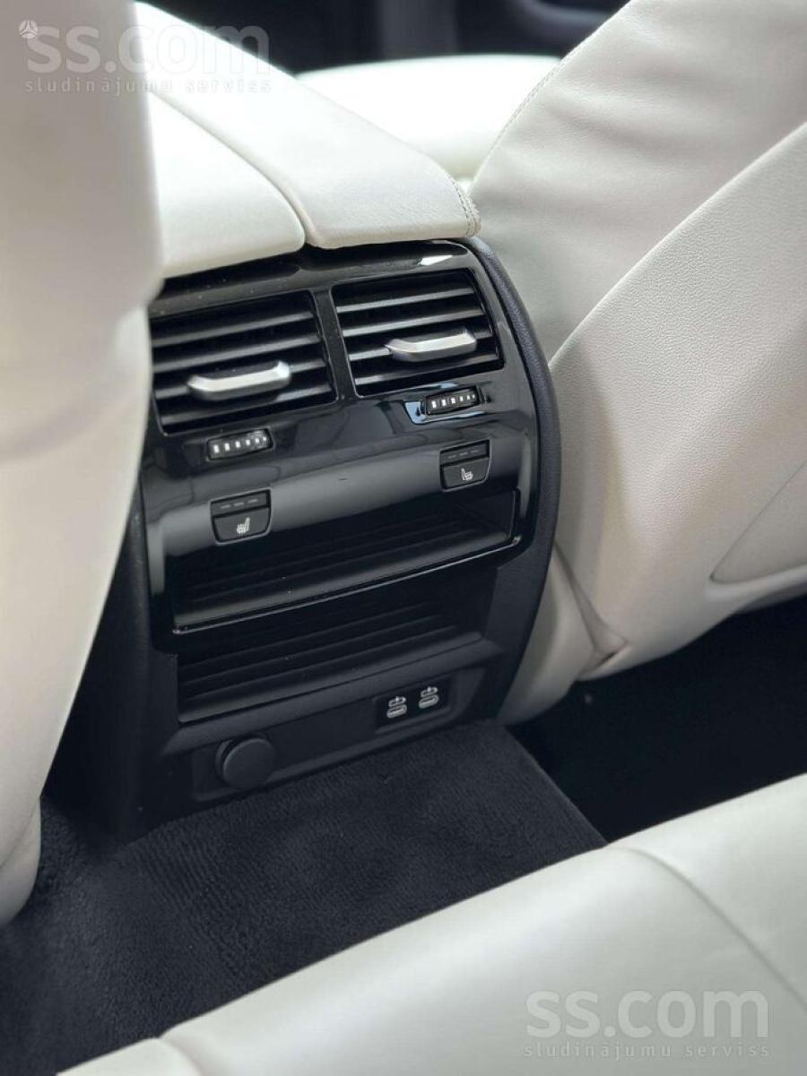 Blue BMW 530 2020 in Riga, with an engine capacity of 2.00 L and mileage of 220 thousand km for 26990 €, photo 11 on AUTOMOTO.COM.LV