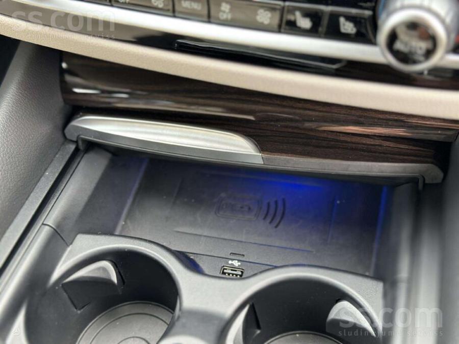 Blue BMW 530 2020 in Riga, with an engine capacity of 2.00 L and mileage of 220 thousand km for 26990 €, photo 15 on AUTOMOTO.COM.LV