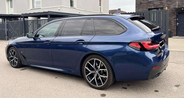 Blue BMW 530 2020 in Vilnius, with an engine capacity of 2.99 L and mileage of 229 thousand km for 24500 €, photo 6 on AUTOMOTO.COM.LV