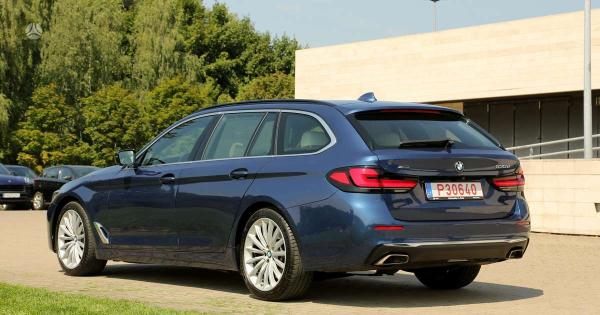 Blue BMW 530 2020 in Vilnius, with an engine capacity of 2.99 L and mileage of 176 thousand km for 26550 €, photo 7 on AUTOMOTO.COM.LV