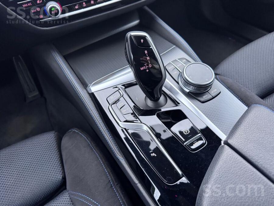 Zils BMW 530 2020 Rīga, ar dzinēja tilpumu 3.00 L un nobraukumu 212 tūkst. km par 21900 €, foto 16 vietnē AUTOMOTO.COM.LV