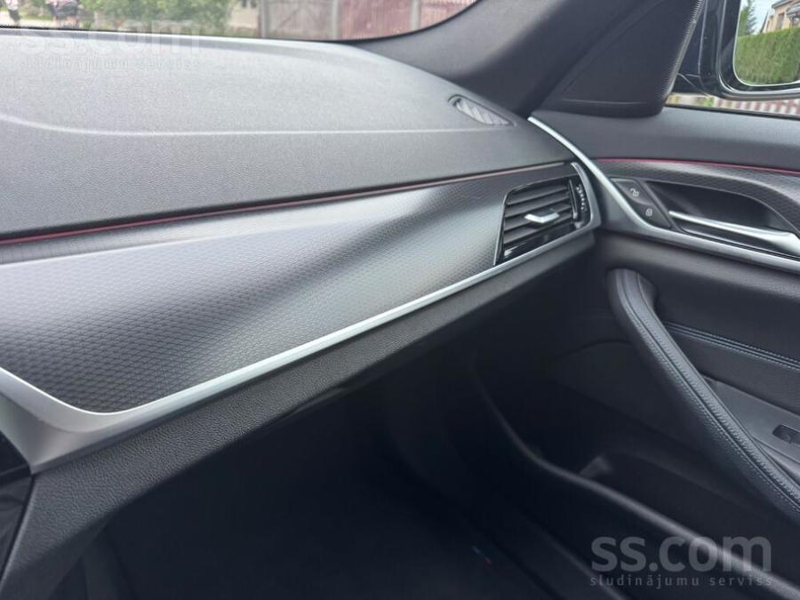 Zils BMW 530 2020 Rīga, ar dzinēja tilpumu 3.00 L un nobraukumu 212 tūkst. km par 21900 €, foto 24 vietnē AUTOMOTO.COM.LV