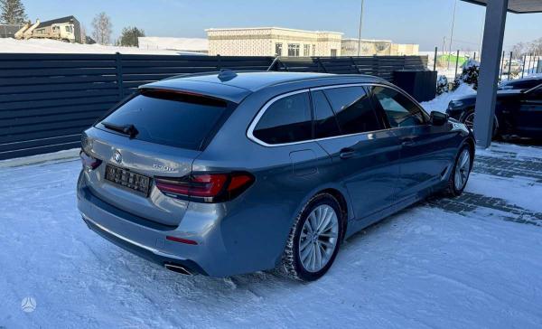 Blue BMW 530 2021 in Vilnius, with an engine capacity of 2.00 L and mileage of 149 thousand km for 25990 €, photo 5 on AUTOMOTO.COM.LV
