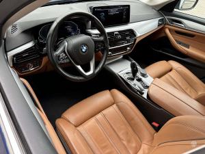 Blue BMW 530 2021 in Kaunas, with an engine capacity of 2.00 L and mileage of 191 thousand km for 21900 €, photo 7 on AUTOMOTO.COM.LV