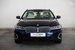 Blue BMW 530 2021 in Vilnius, with an engine capacity of 2.00 L and mileage of 71 thousand km for 33991 €, photo 3 on AUTOMOTO.COM.LV