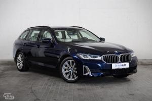 Blue BMW 530 2021 in Vilnius, with an engine capacity of 2.00 L and mileage of 71 thousand km for 33991 €, photo 4 on AUTOMOTO.COM.LV