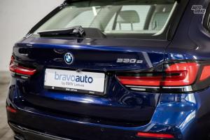 Blue BMW 530 2021 in Vilnius, with an engine capacity of 2.00 L and mileage of 71 thousand km for 33991 €, photo 12 on AUTOMOTO.COM.LV