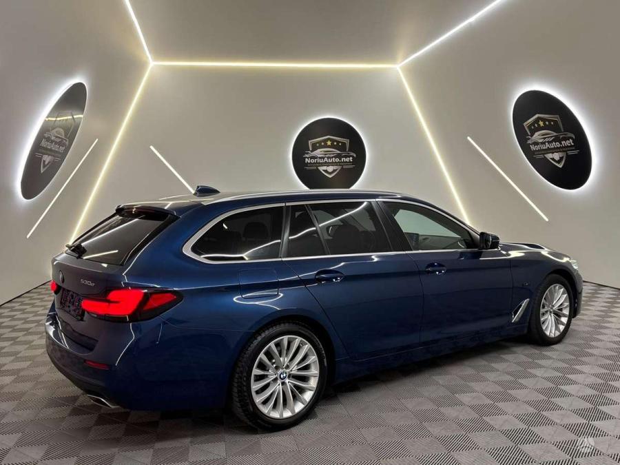 Blue BMW 530 2021 in Marijampole, with an engine capacity of 2.00 L and mileage of 277 thousand km for 18999 €, photo 15 on AUTOMOTO.COM.LV