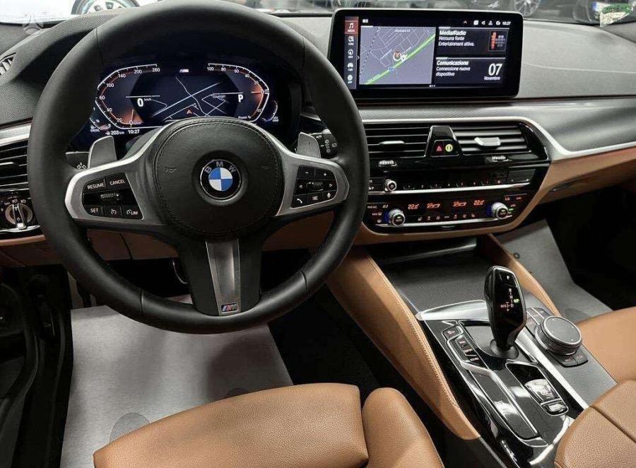 Zils BMW 530 2022 Šauļi, ar dzinēja tilpumu 2.99 L un nobraukumu 181 tūkst. km par 25900 €, foto 12 vietnē AUTOMOTO.COM.LV