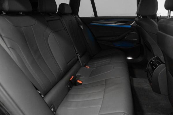 Blue BMW 530 2022 in Vilnius, with an engine capacity of 2.00 L and mileage of 123 thousand km for 32900 €, photo 8 on AUTOMOTO.COM.LV