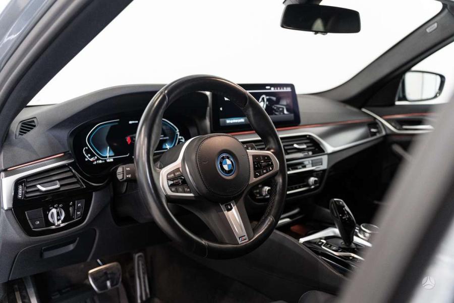 Zils BMW 530 2022 Viļņa, ar dzinēja tilpumu 2.00 L un nobraukumu 111 tūkst. km par 33900 €, foto 13 vietnē AUTOMOTO.COM.LV
