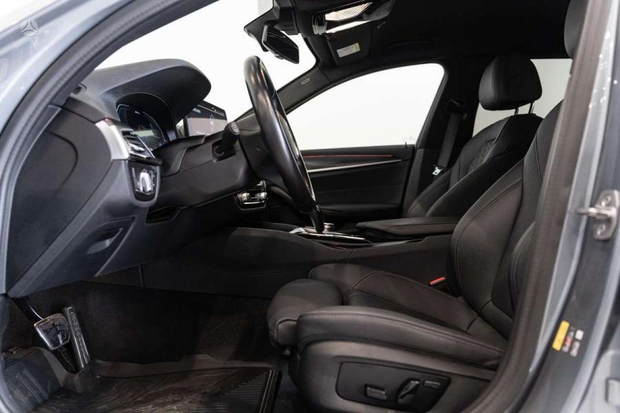 Zils BMW 530 2022 Viļņa, ar dzinēja tilpumu 2.00 L un nobraukumu 111 tūkst. km par 33900 €, foto 14 vietnē AUTOMOTO.COM.LV