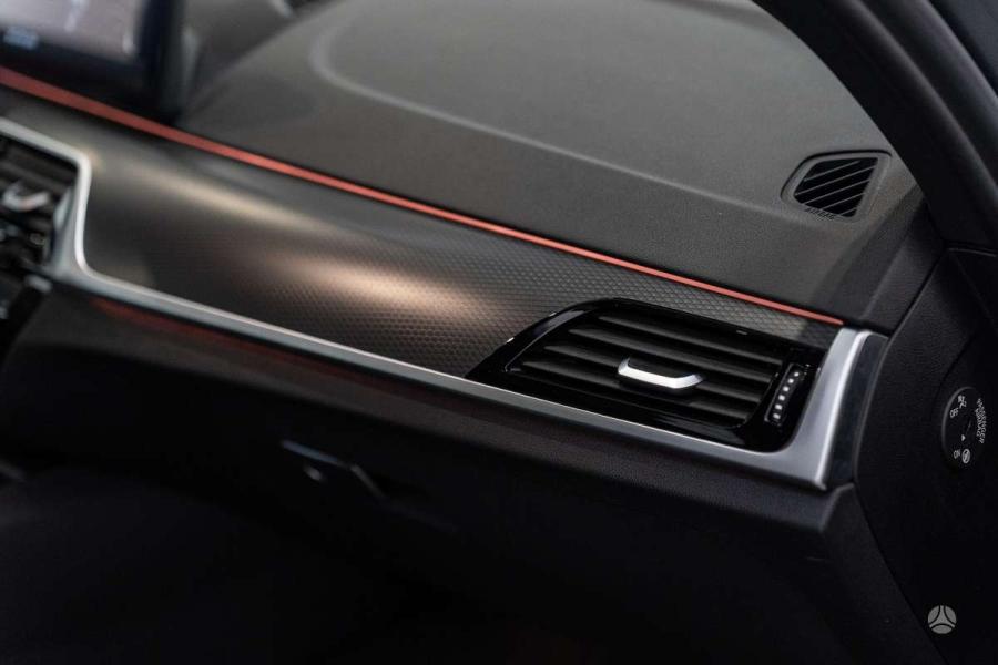 Zils BMW 530 2022 Viļņa, ar dzinēja tilpumu 2.00 L un nobraukumu 111 tūkst. km par 33900 €, foto 24 vietnē AUTOMOTO.COM.LV