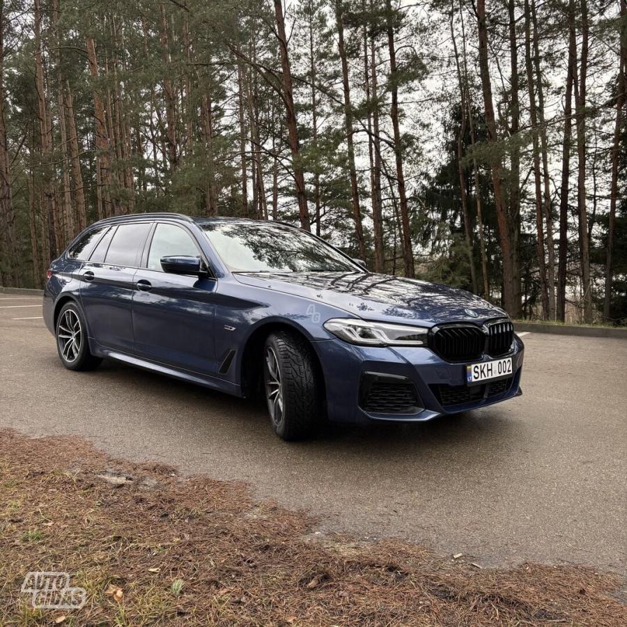 Zils BMW 530 2024 Viļņa, ar dzinēja tilpumu 2.00 L un nobraukumu 45 tūkst. km par 39000 €, foto 2 vietnē AUTOMOTO.COM.LV