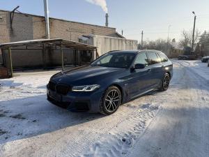 Zils BMW 530 2024 Lazdijai, ar dzinēja tilpumu 2.00 L un nobraukumu 47 tūkst. km par 35000 €, foto  vietnē AUTOMOTO.COM.LV