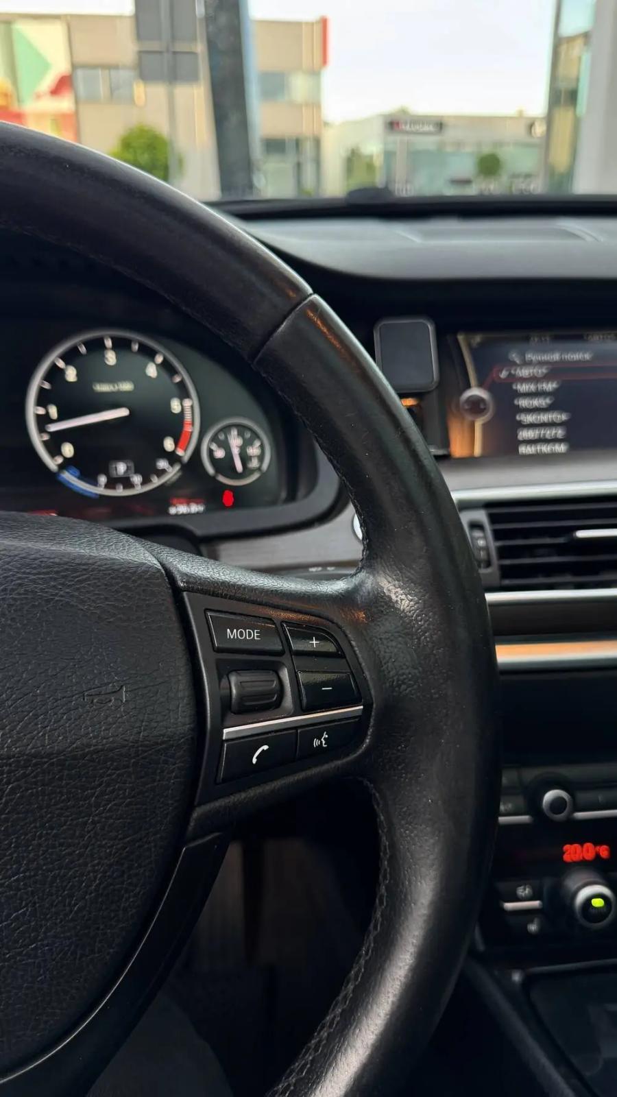 Brūns BMW 530 2012 Rīga, ar dzinēja tilpumu 3.00 L un nobraukumu 337 tūkst. km par 8400 €, foto 20 vietnē AUTOMOTO.COM.LV