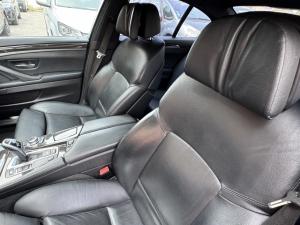 Brown BMW 530 2010 in Riga, with an engine capacity of 3.00 L and mileage of 227 thousand km for 10300 €, photo 4 on AUTOMOTO.COM.LV