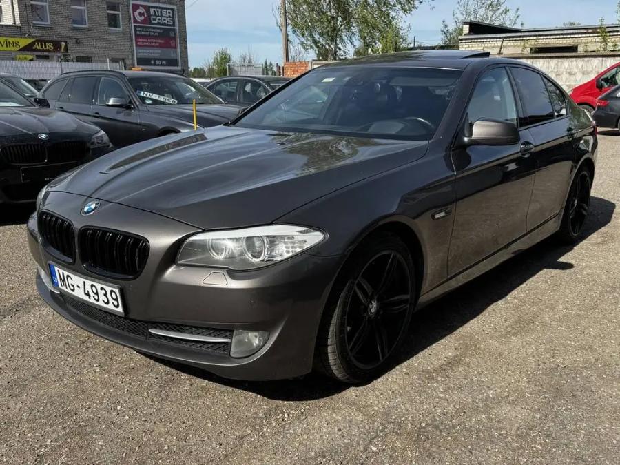 Коричневый БМВ 530 2010 в Даугавпилс, объемом двигателя 3.00 л и пробегом 230 тыс. км за 9900 €, фото 4 на AUTOMOTO.COM.LV