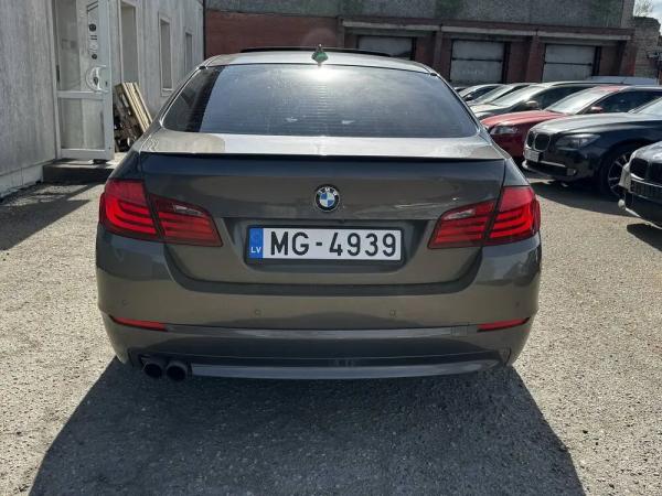 Brūns BMW 530 2010 Daugavpils, ar dzinēja tilpumu 3.00 L un nobraukumu 230 tūkst. km par 9900 €, foto 5 vietnē AUTOMOTO.COM.LV
