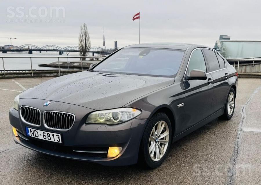 Brown BMW 530 2013 in Riga, with an engine capacity of 3.00 L and mileage of 350 thousand km for 11450 €, photo 3 on AUTOMOTO.COM.LV