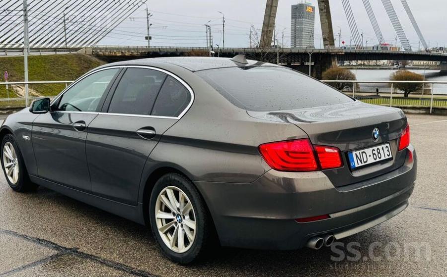 Brown BMW 530 2013 in Riga, with an engine capacity of 3.00 L and mileage of 350 thousand km for 11450 €, photo 5 on AUTOMOTO.COM.LV