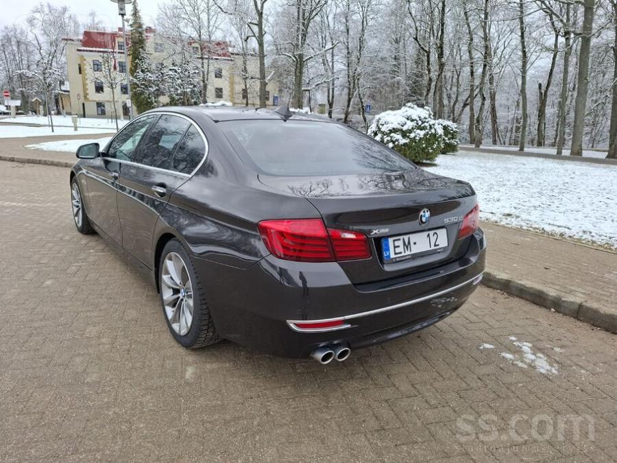 Brown BMW 530 2014 in Riga, with an engine capacity of 3.00 L and mileage of 238 thousand km for 15530 €, photo 3 on AUTOMOTO.COM.LV