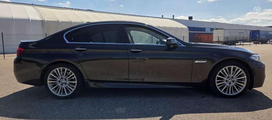Brown BMW 530 2014 in Kaunas, with an engine capacity of 2.99 L and mileage of 280 thousand km for 11550 €, photo 5 on AUTOMOTO.COM.LV
