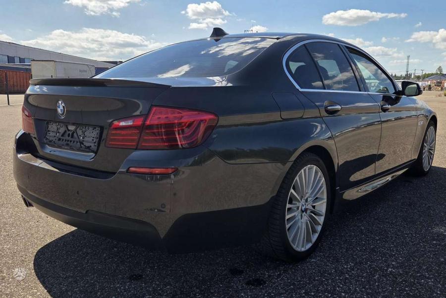 Brown BMW 530 2014 in Kaunas, with an engine capacity of 2.99 L and mileage of 280 thousand km for 11550 €, photo 6 on AUTOMOTO.COM.LV