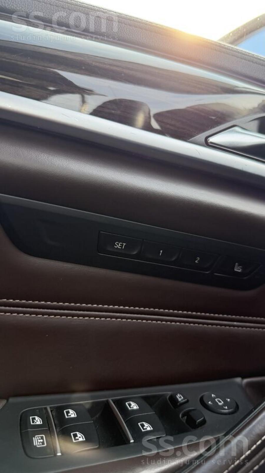 Brown BMW 530 2016 in Riga, with an engine capacity of 3.00 L and mileage of 255 thousand km for 23000 €, photo 11 on AUTOMOTO.COM.LV
