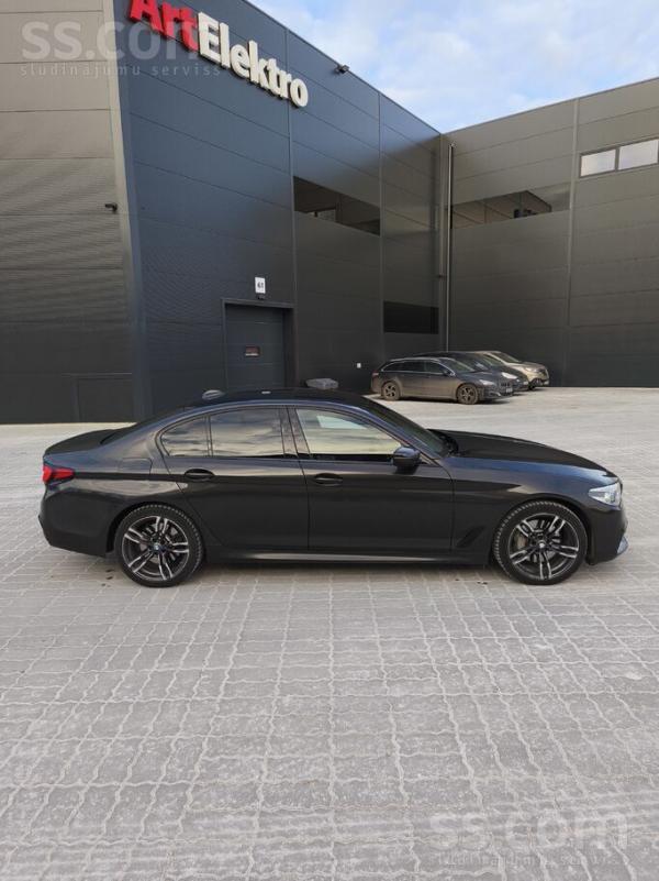 Brown BMW 530 2017 in Riga, with an engine capacity of 3.00 L and mileage of 190 thousand km for 25900 €, photo 2 on AUTOMOTO.COM.LV