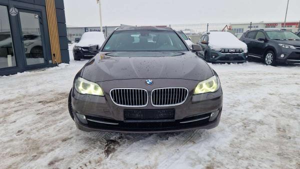 Brown BMW 530 2011 in Marijampole, with an engine capacity of 2.99 L and mileage of 299 thousand km for 8290 €, photo 4 on AUTOMOTO.COM.LV