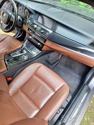 Brown BMW 530 2011 in Riga, with an engine capacity of 3.00 L and mileage of 410 thousand km for 7100 €, photo 16 on AUTOMOTO.COM.LV