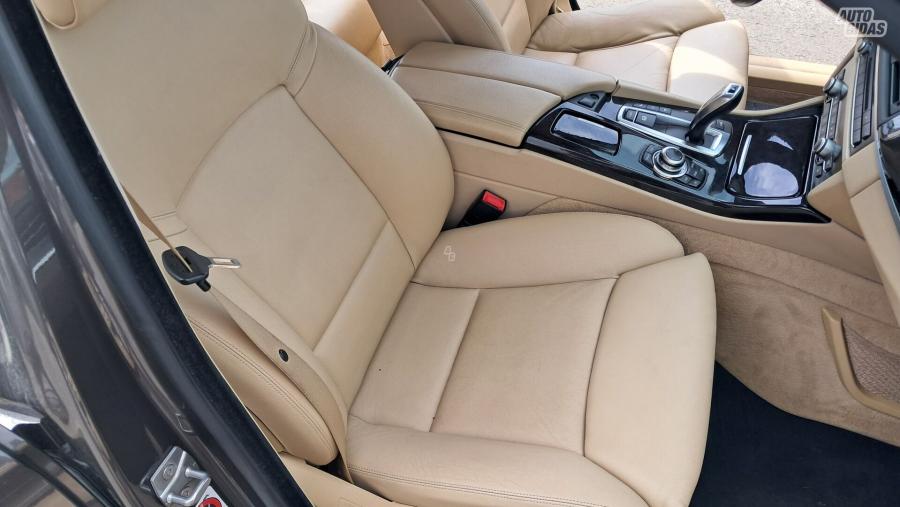 Brown BMW 530 2011 in Klaipeda, with an engine capacity of 3.00 L and mileage of 284 thousand km for 8900 €, photo 17 on AUTOMOTO.COM.LV