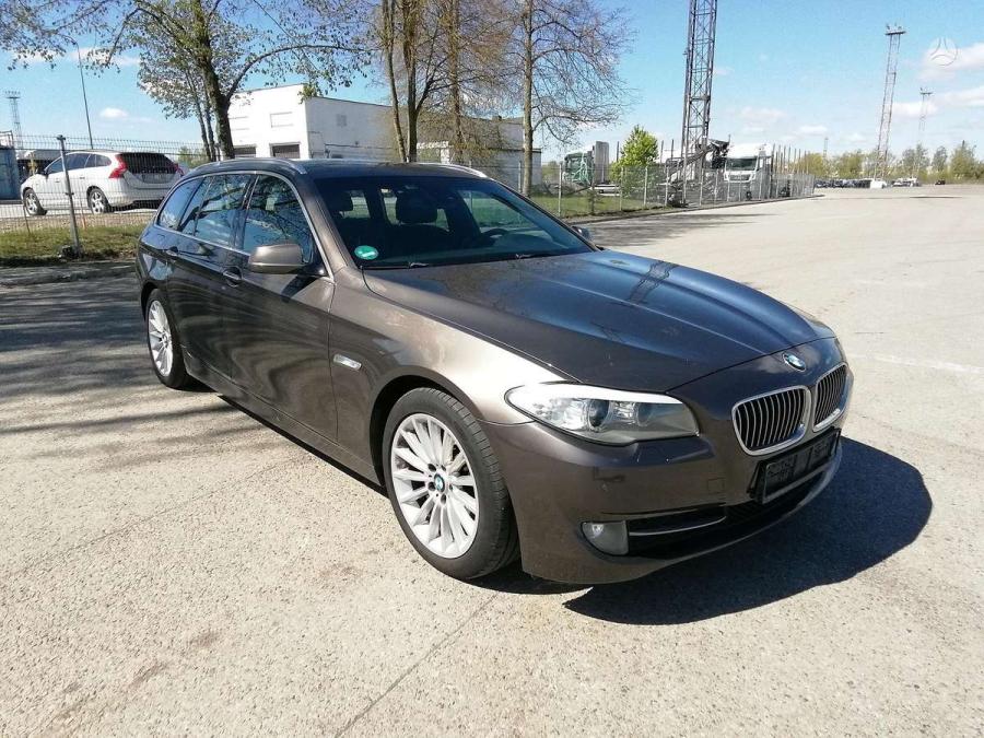 Brown BMW 530 2011 in Marijampole, with an engine capacity of 2.99 L and mileage of 300 thousand km for 6499 €, photo 8 on AUTOMOTO.COM.LV