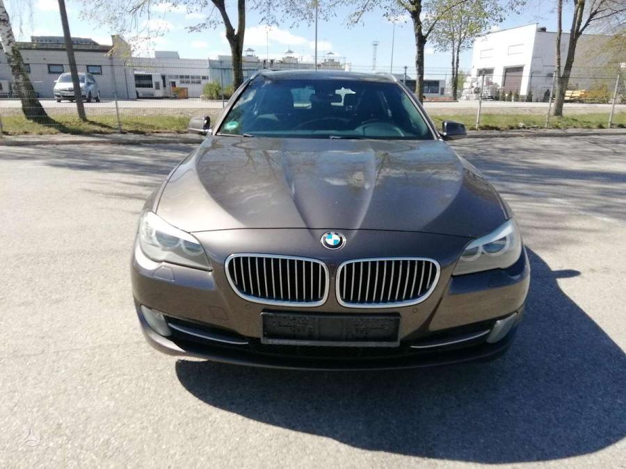 Brown BMW 530 2011 in Marijampole, with an engine capacity of 2.99 L and mileage of 300 thousand km for 6499 €, photo 9 on AUTOMOTO.COM.LV