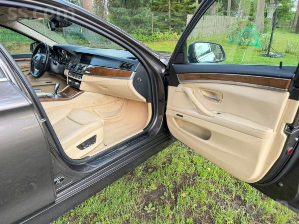 Brown BMW 530 2012 in Riga, with an engine capacity of 3.00 L and mileage of 359 thousand km for 9900 €, photo 9 on AUTOMOTO.COM.LV