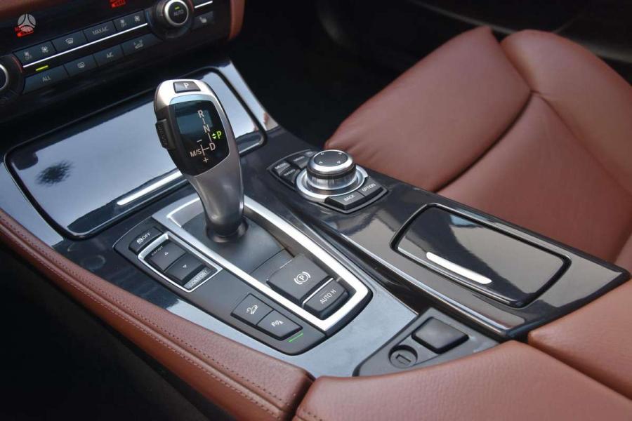 Brown BMW 530 2012 in Riga, with an engine capacity of 2.99 L and mileage of 210 thousand km for 8450 €, photo 19 on AUTOMOTO.COM.LV