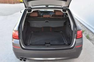 Brown BMW 530 2012 in Riga, with an engine capacity of 2.99 L and mileage of 210 thousand km for 8450 €, photo 23 on AUTOMOTO.COM.LV