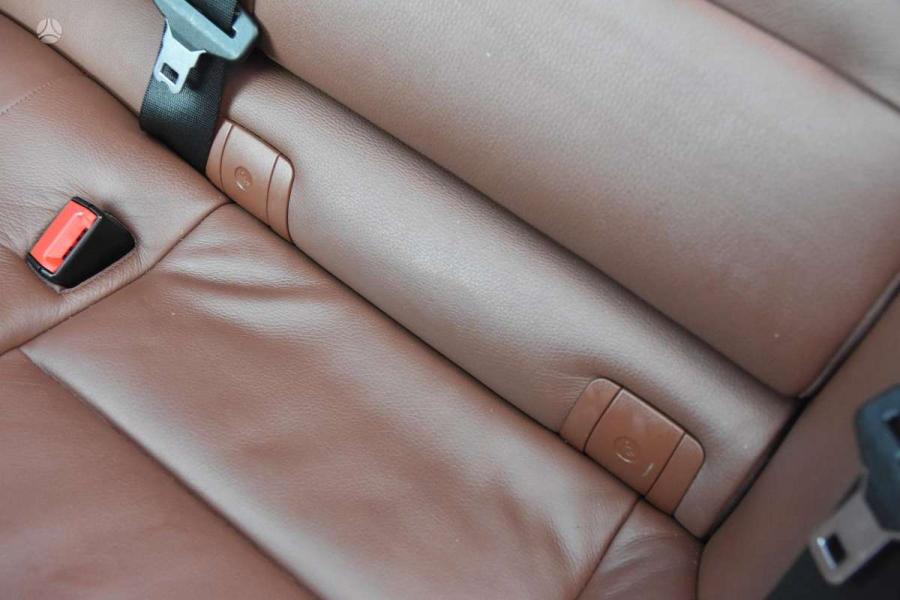 Brown BMW 530 2012 in Riga, with an engine capacity of 2.99 L and mileage of 210 thousand km for 8450 €, photo 29 on AUTOMOTO.COM.LV
