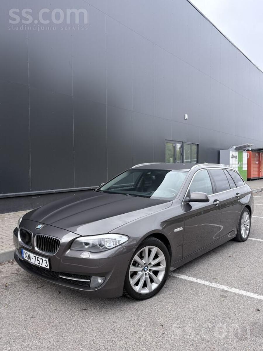 Brown BMW 530 2012 in Riga, with an engine capacity of 3.00 L and mileage of 303 thousand km for 8800 €, photo 3 on AUTOMOTO.COM.LV
