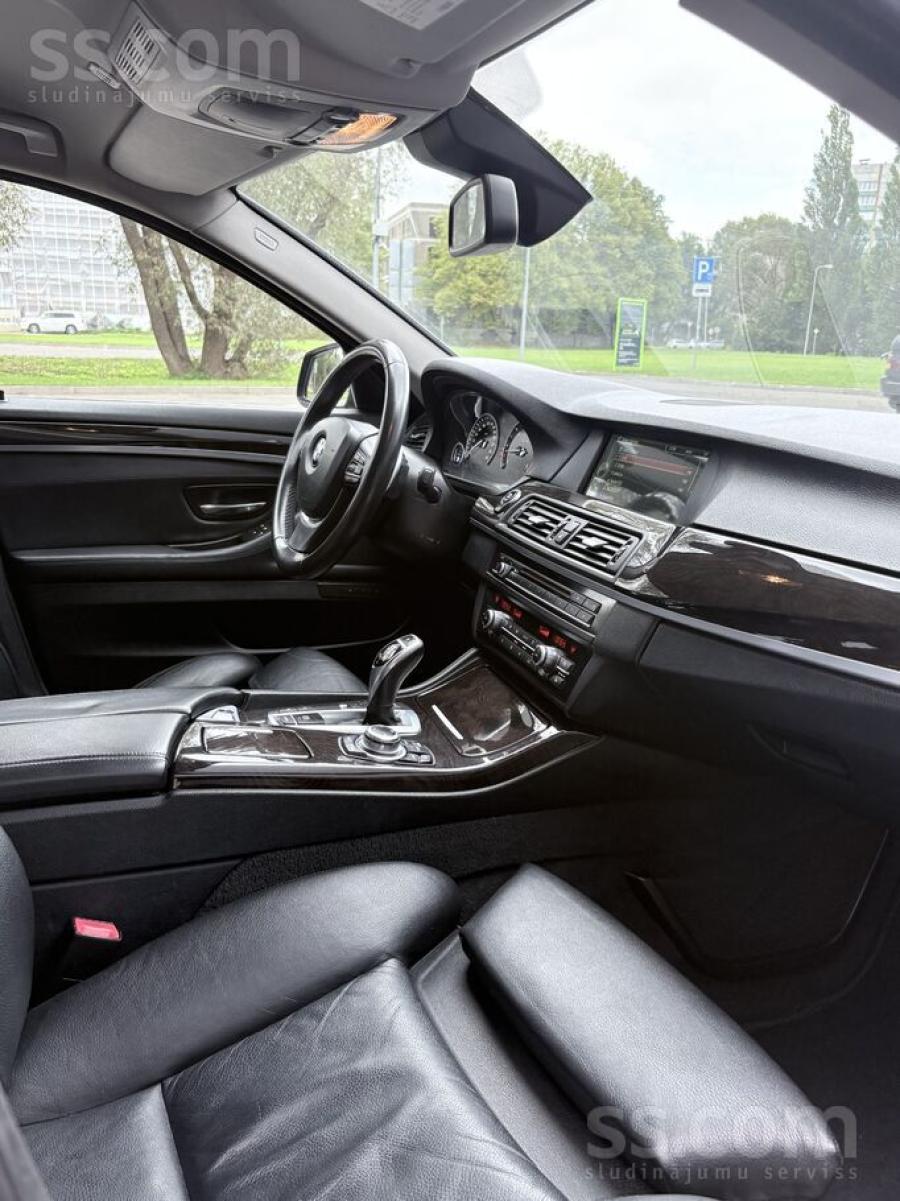 Brown BMW 530 2012 in Riga, with an engine capacity of 3.00 L and mileage of 303 thousand km for 8800 €, photo 8 on AUTOMOTO.COM.LV